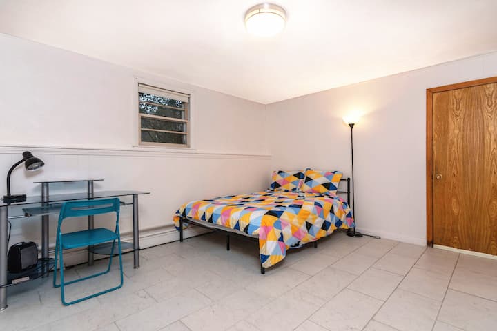 Renovated Private Room 2 Near Boston Bentley - Weston, MA
