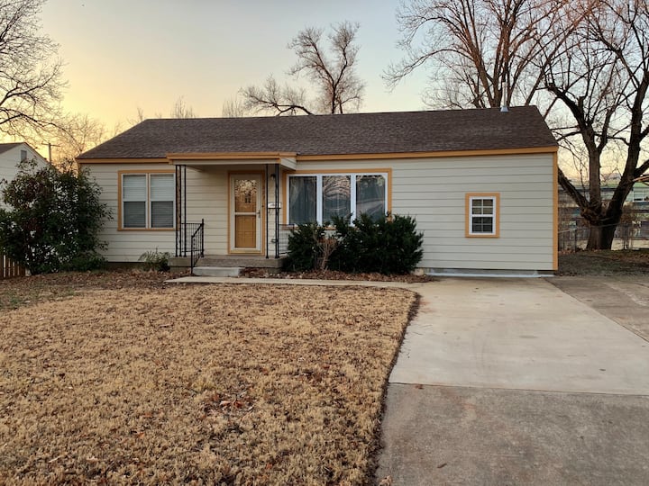 Bennett Bungalow - 2blks To O’brate! - Stillwater