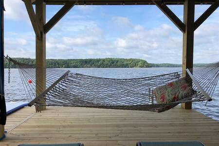 Buggs Island Vacation Rentals & Homes - 1, VA | Airbnb