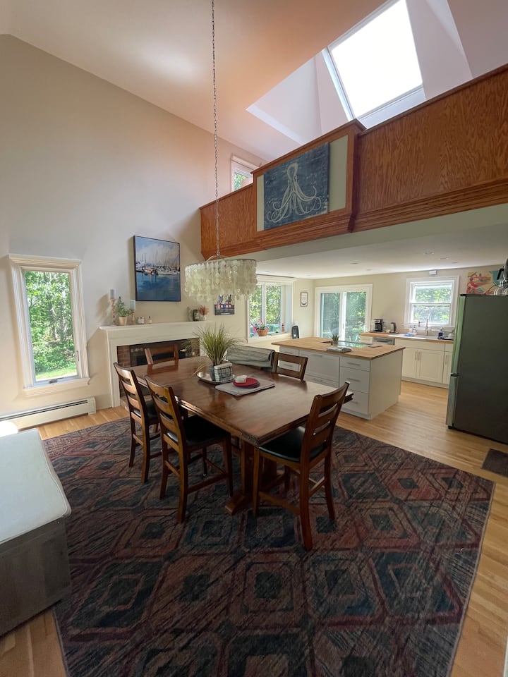 Cheerful And Spacious 3br, Indoor Fireplace - Brewster, MA