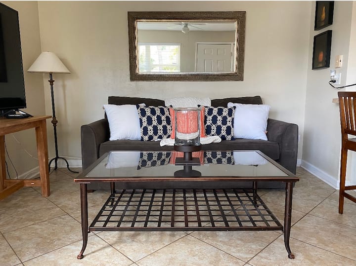 Vero Beach Bungalow - Steps To Town And Shore - Vero Beach, FL