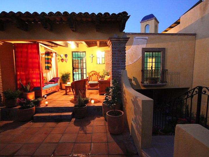 Sunny, Friendly Apartment In Artist Home - San Miguel de Allende
