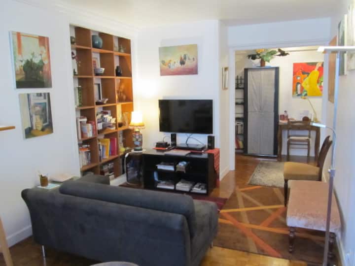 Cosy Apt,  Eiffel Tower View - Paris