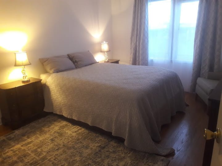 Prime Santa Monica Location, Unit And Price. - Santa Monica, CA