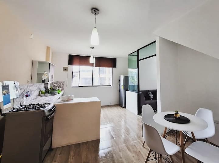 Grande Departamento, Excelente Ubicación Y Garage! - Santo Domingo