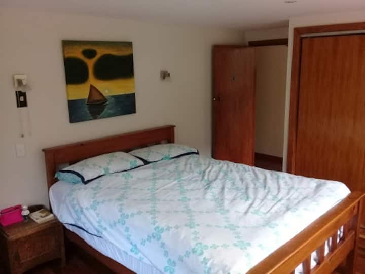 Room And Ensuite In Seaside Suburb. - Lower Hutt
