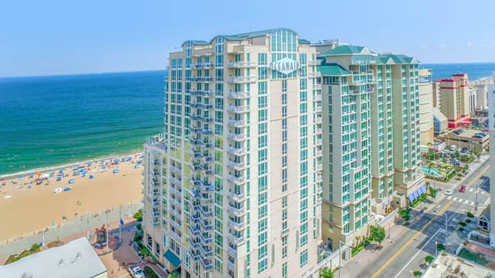 Oceanfront Summer Getaway/1 Bedrm Suite W/balcony - Virginia Beach, VA
