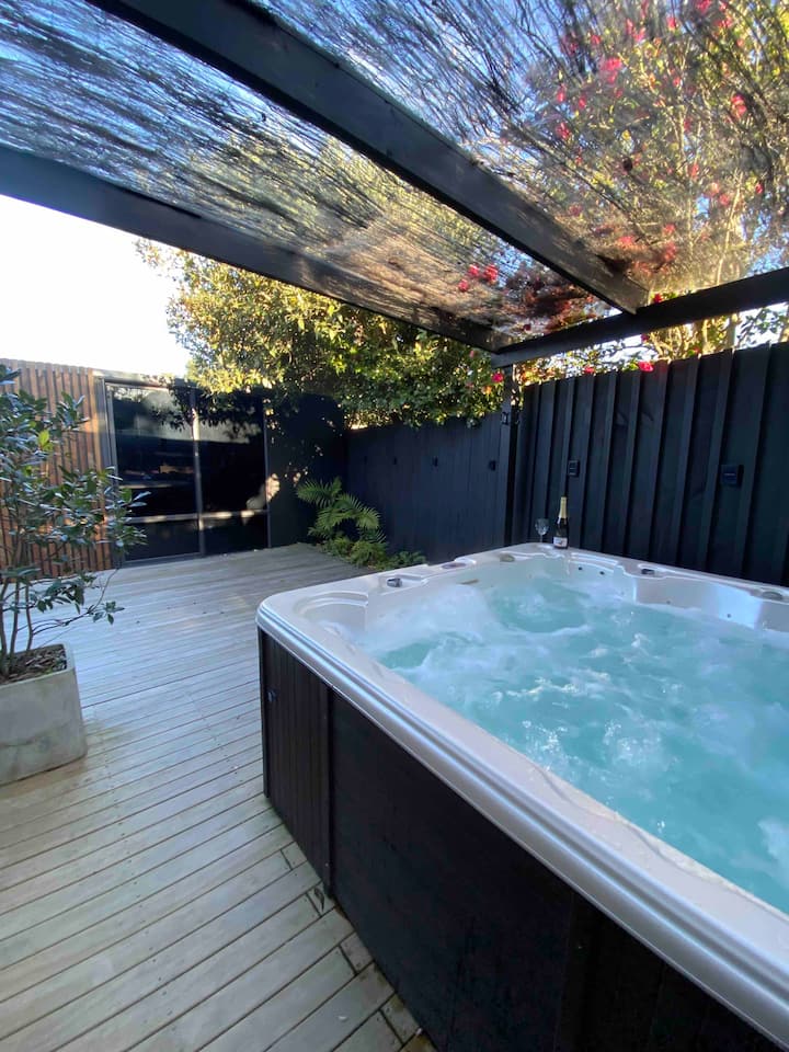 Spacious Mount Guest House - Spa Pool, Games Room! - Mount Maunganui