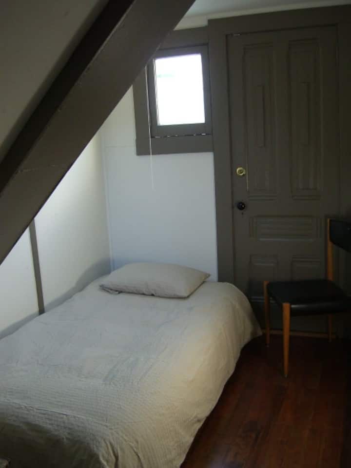 Haight Ashbury Experience Room 5 - San Francisco, CA