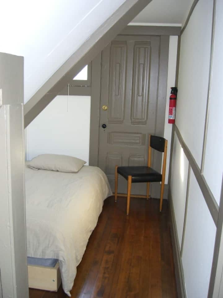Haight Ashbury Experience Room 5 - San Francisco, CA