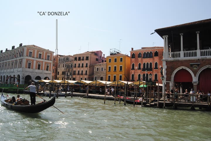Ca' Donzela Comodo Appartamento A Rialto Mercato - Venice Marco Polo Airport (VCE)