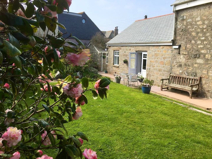 Spacious Flat St. Ives, Former Farmhouse, Parking - St Ives