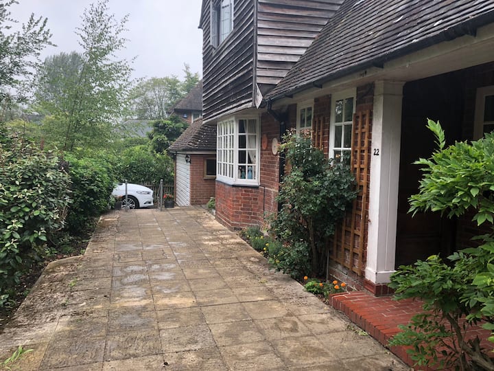 Large Family Stunning Charmingcharacter Cosy House - Crawley