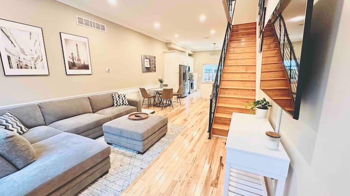 Modern Philly Hideaway | Stunning Rooftop Retreat - Philadelphia