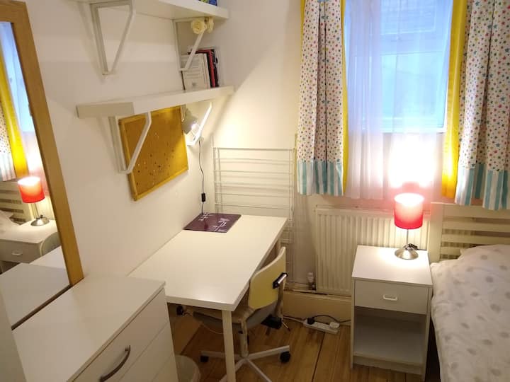 Cosy Single Zone 2 Garden 25min To City Centre - Londra