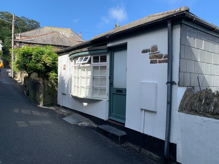No.2 Mill Road - Maypole Cottages - Padstow Centre - パドストウ