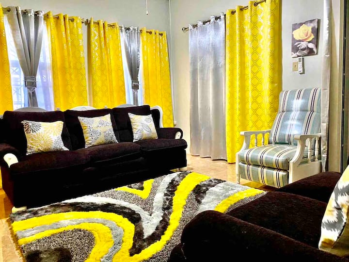 Luxury Home Hughenden Kingston - Kingston