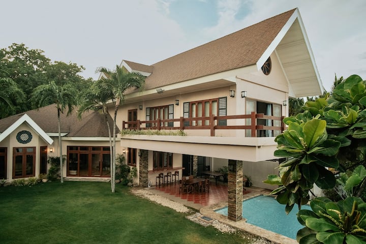 Castle Shore - Vacation homes for Rent in Catmon, Central Visayas ...