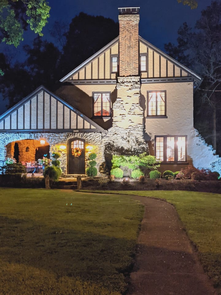 Heavenleigh's German Tudor "Hope's Lair" - Cincinnati, OH