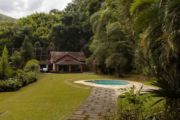 Alugo Casa Em Corrêas Para Temporada - Petrópolis
