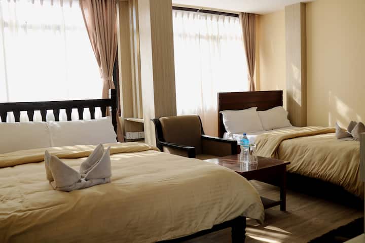 Hotel Yala Peak- Peace Home With Breakfast - 네팔