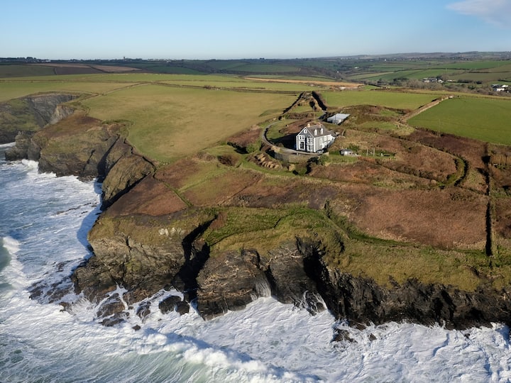 Wildly Romantic Cliff Top Apartment - Porthleven