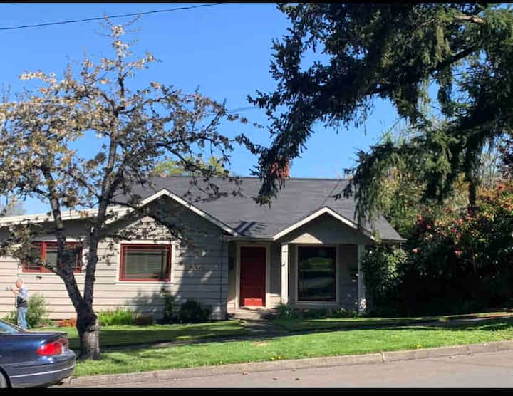 Walk To Hayward Or Knight Arena From Fairmont Nei - Eugene, OR