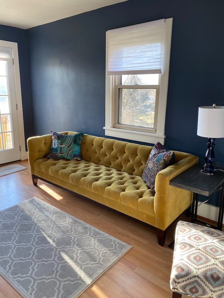 Oakmont Area - Carriage House - Plum, PA