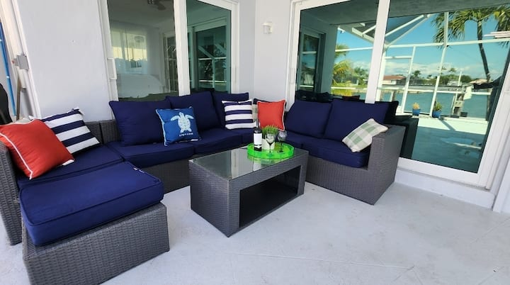 Retreat House In The Island - Marco Island, FL