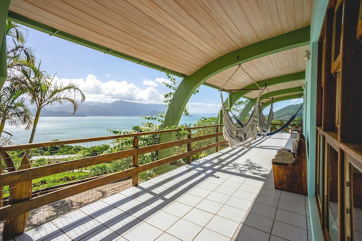 Casa Super Espaçosa Com Vista Linda Para O Mar. - Florianópolis