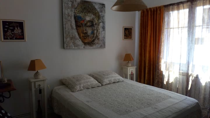 Appartement Dans Quartier Calme , Style Provençal. - Cuers
