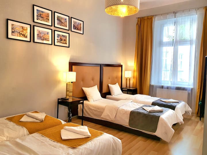 Old Town Nightingale - Krakow