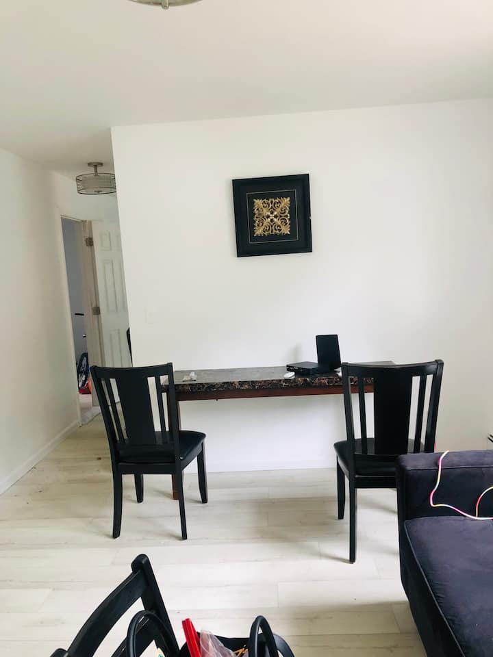 A Room / Living (Entire Unit)room Work Friendly - Deer Park, NY