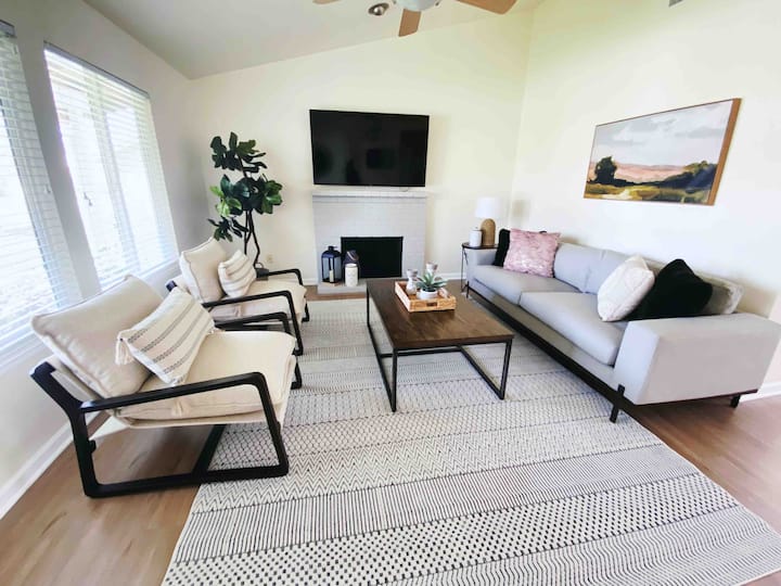 New Clean And Cozy Home + Hot Tub - Citrus Heights, CA