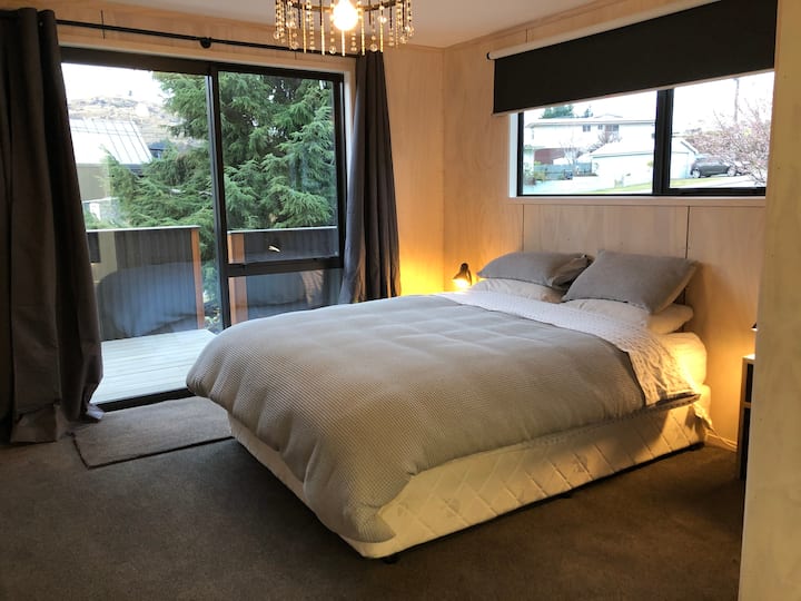 Sunny, Sporty, Great Views, New, Ensuite Room - ニュージーランド クイーンズタウン