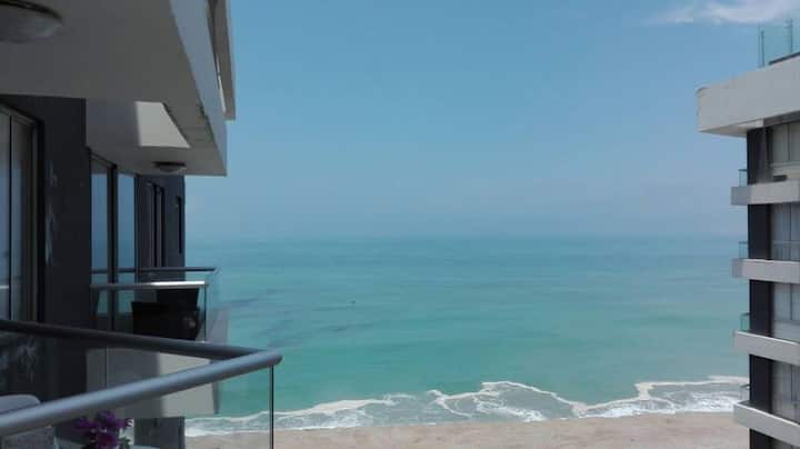 Departamento Frente Al Mar Con Hermosa Vista - Perú
