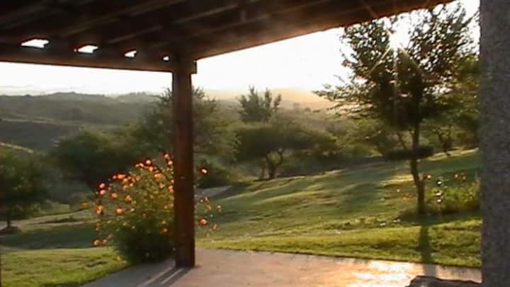 Carlos Paz Casa De Campo Sobre El Rio, - Villa Carlos Paz