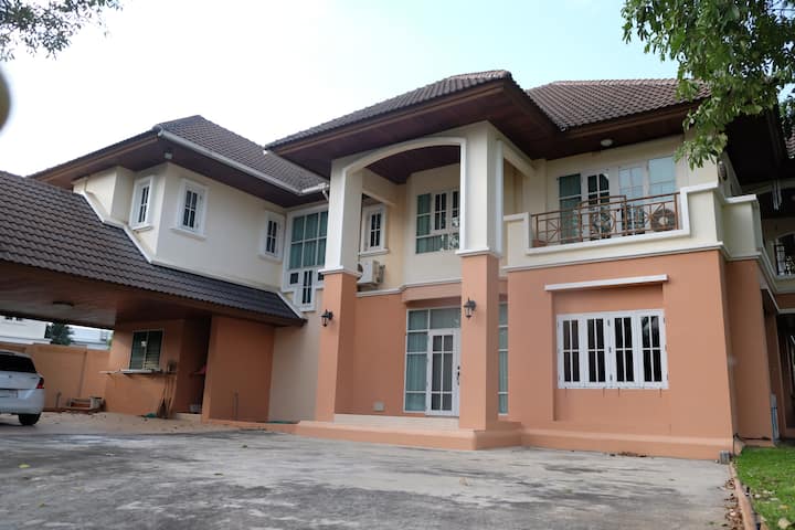 Windmill Village - Bangkok Suvarnabhumi Airport (BKK)