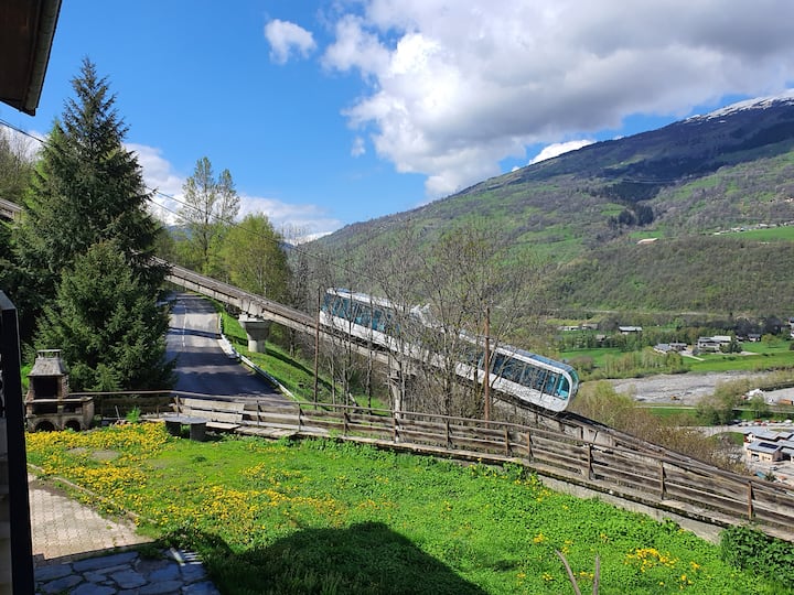 Situation Avantageuse Sur La Route Des Arcs - Bourg-Saint-Maurice