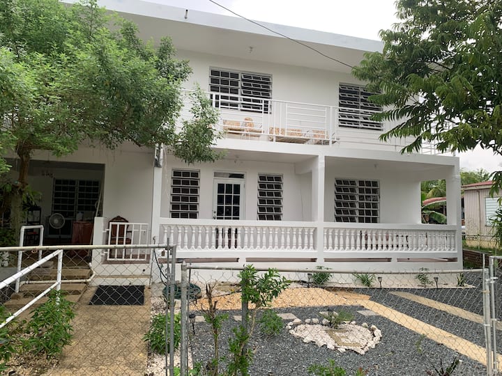 Elena's Whitehouse. #3 Anasco Pr. - Rincón