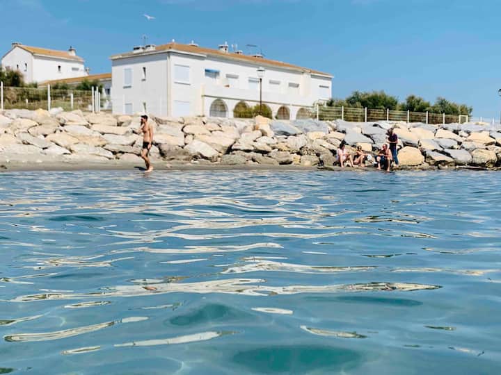 « Les Pieds Dans L'eau...» - Saintes-Maries-de-la-Mer