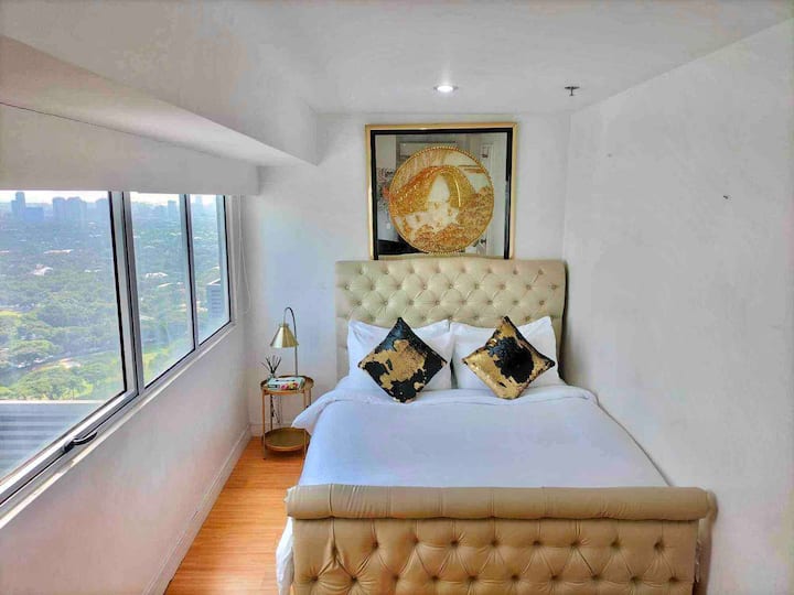 Stylish 2br Loft,golfcourseview Wifi+netflix - Taguig