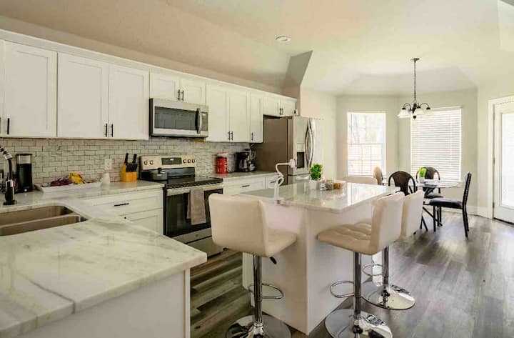 Private Clean Bedroom In A House Near Downtown - Dallas, TX