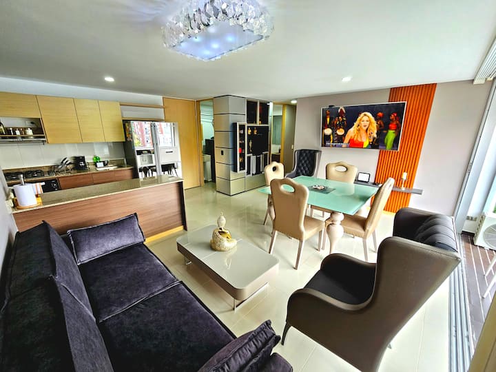 Elegant & Comfort Apt In Poblado 2b/2b - Medellín, Colombia