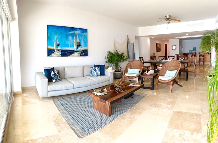 Recarga Pilas En Playa. - Acapulco