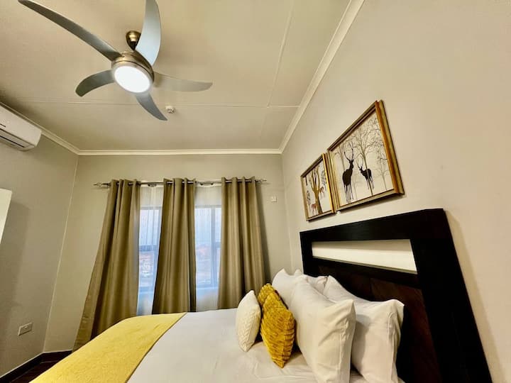 Deelops Apt 304 @Sarona City With Queen Size Beds - Gaborone