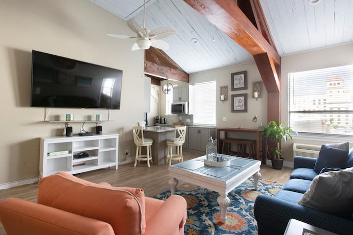 Palm Beach Hotel Penthouse - Palm Beach, FL