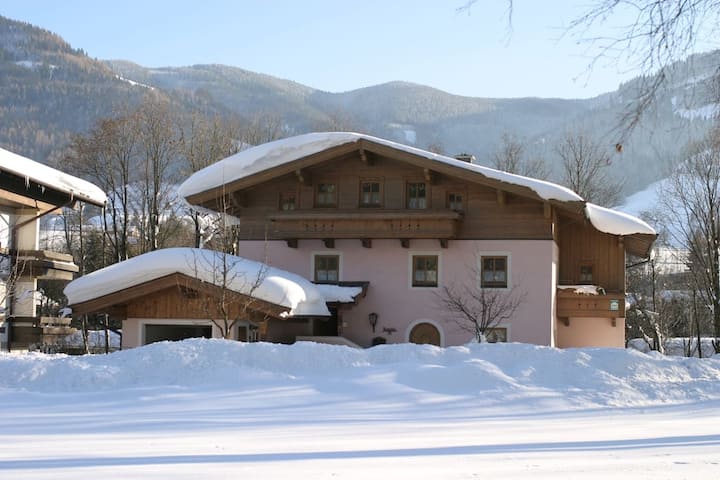 Apartment "Birnhorn" 1 Schlafraum - Dusche, Wc - Ferienwohnungen Hirschbichler - Saalfelden am Steinernen Meer