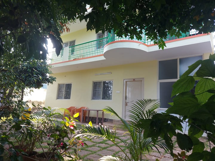 Shreeyas Lovely Garden View Ground Floor Suite - Yelagiri