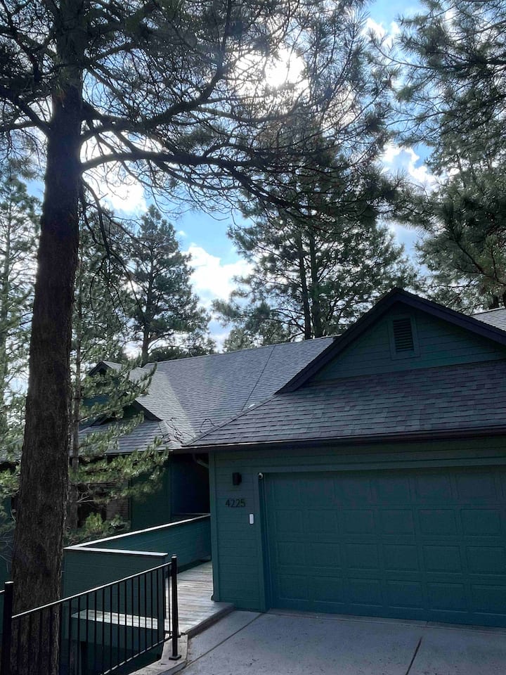Hoof Haus In Continental Country Club - Flagstaff